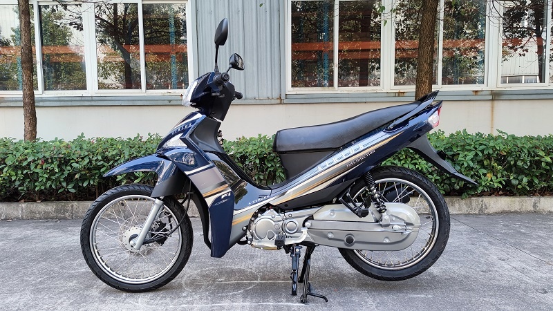 YAMAHA C8 C9 SIRIUS 110